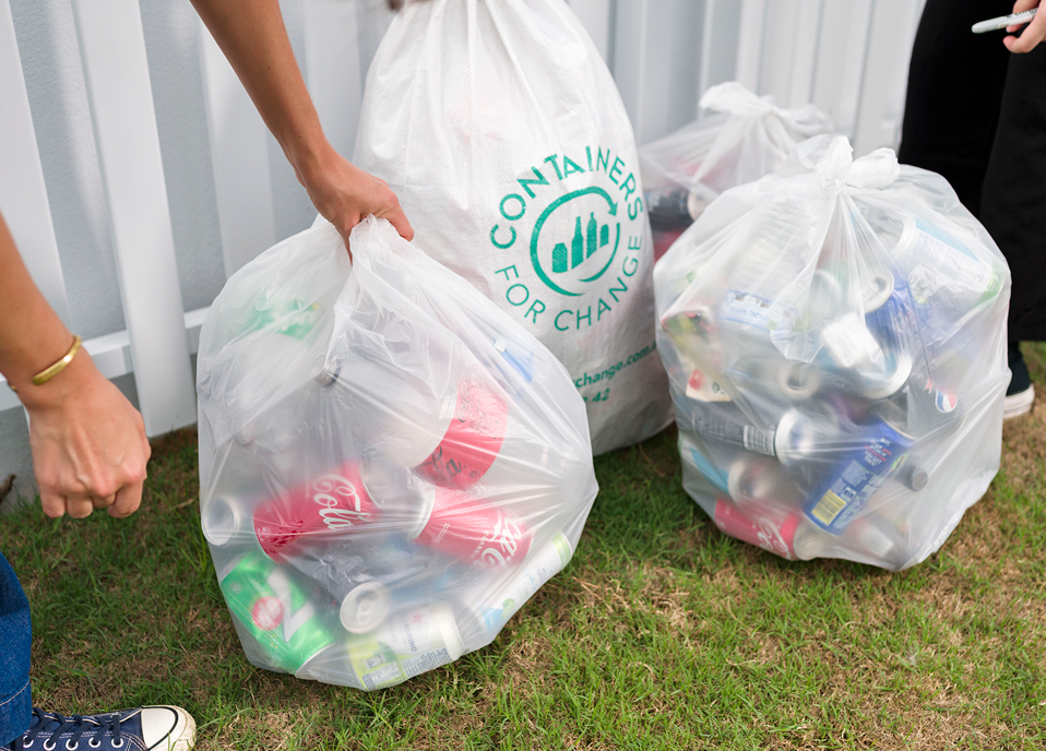 Bags with containers | Containers for Change